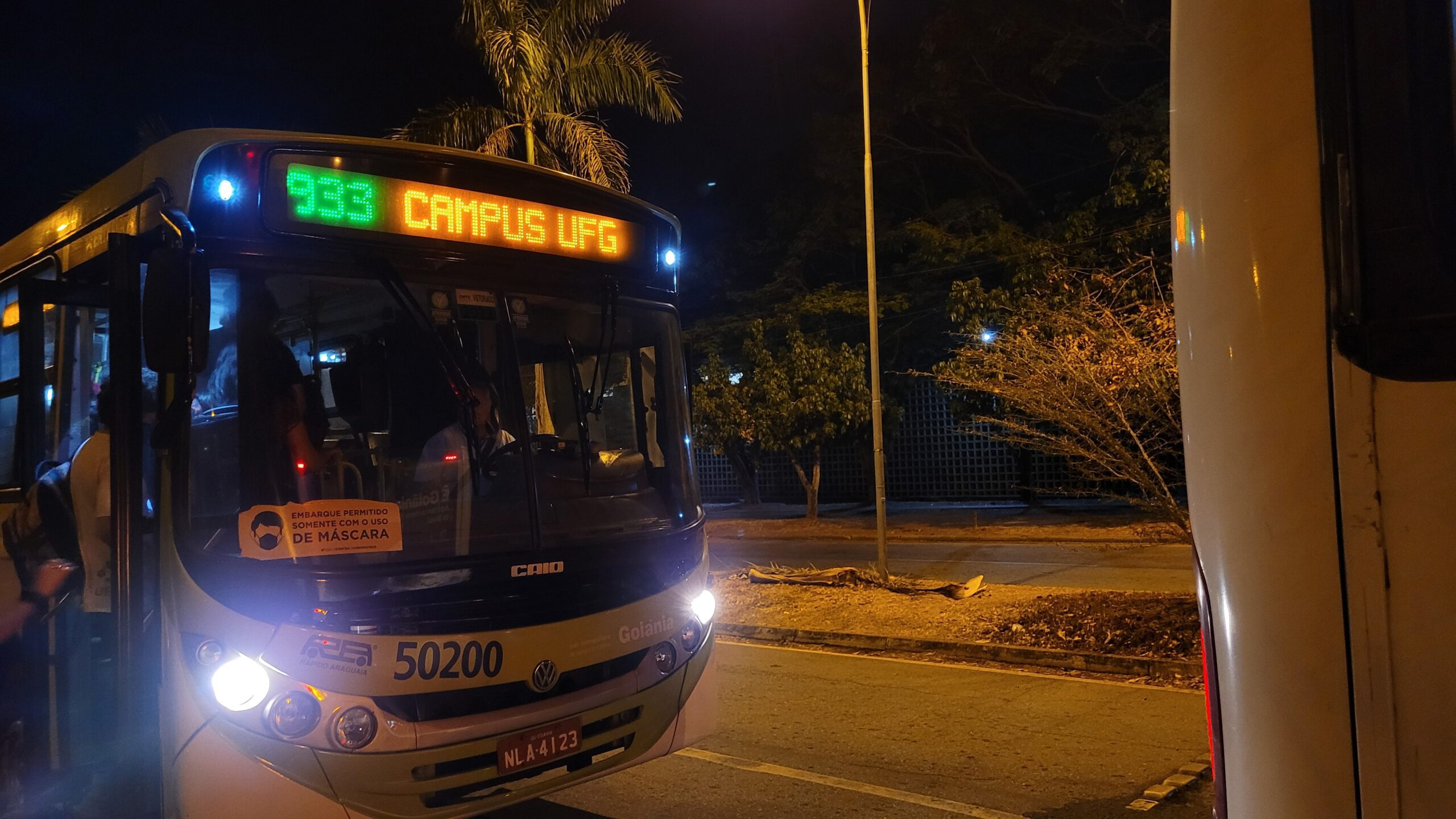 Alunos da UFG compartilham insatisfação com as linhas noturnas que ...